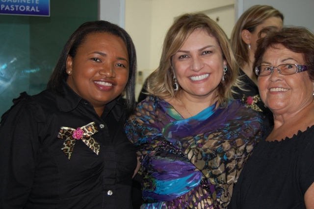 Mulheres edificadas em culto especial desenvolveram unidade e muita alegria - Verbo da Vida