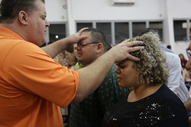 Craig Hagin esteve ensinando durante duas noite na sede do Centro de ...