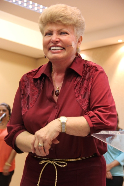 Jan Wright foi a preletora da comemoração aos 10 anos do Rhema no DF ...