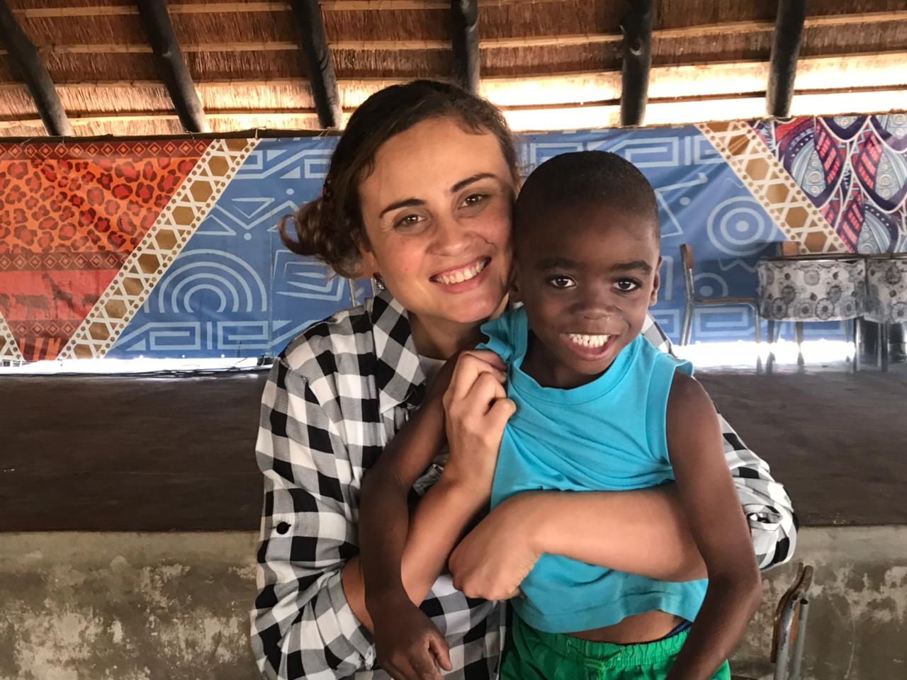 A África é o novo lar da missionária Leide Andrade. Leia carta - Verbo da Vida