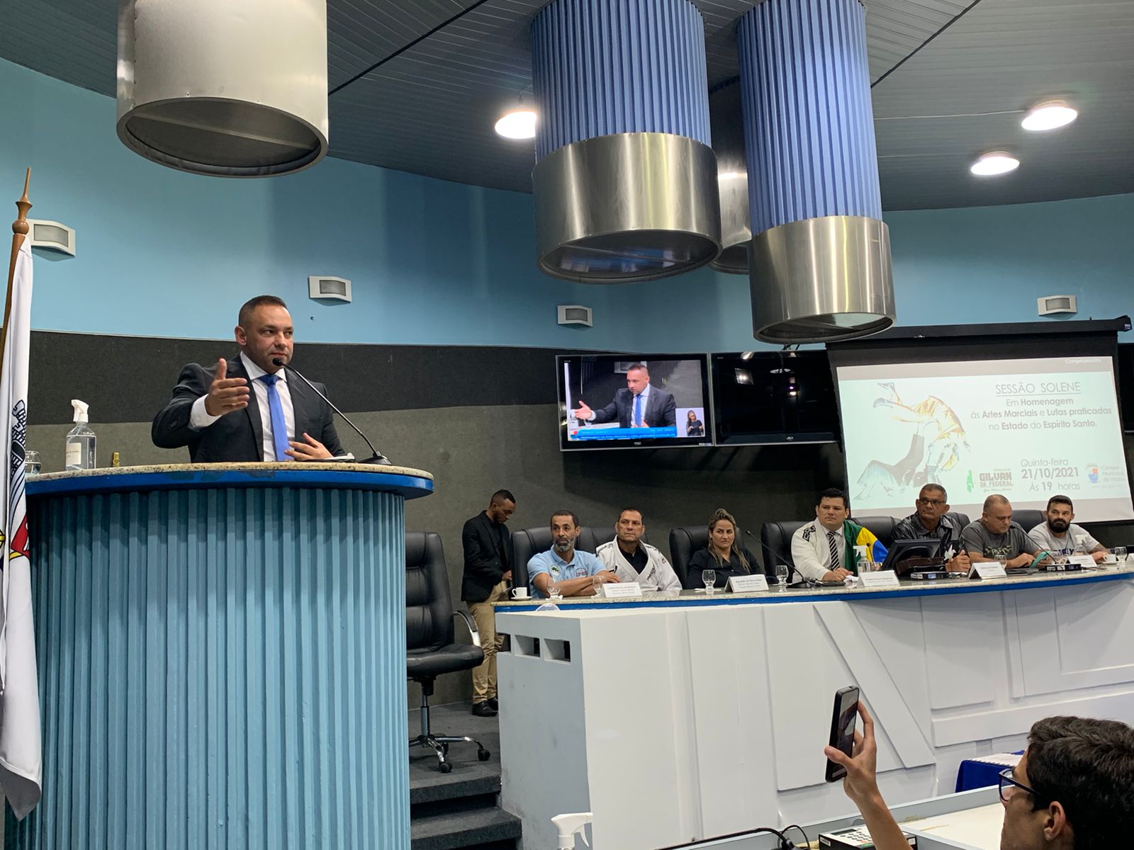 Pastor Jorge Bizoni, do Verbo em Vitória (ES), foi homenageado pela ...