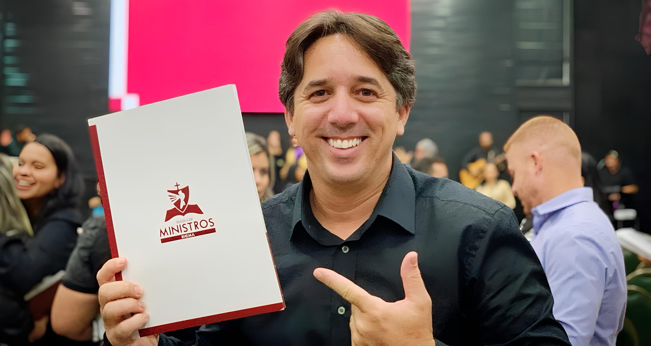 Taxista Peixoto evangeliza de forma divertida - Verbo da Vida