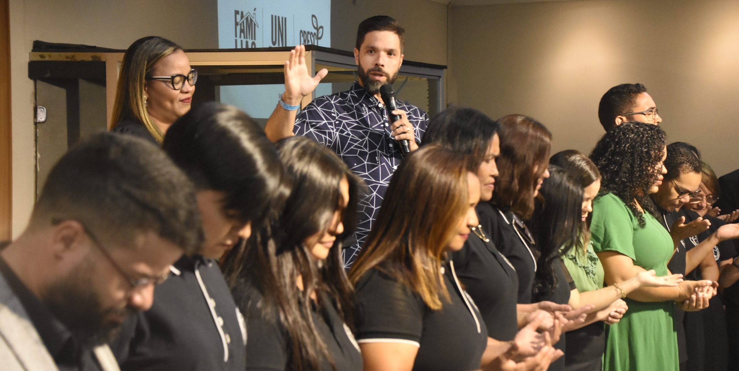 Verbo em Paulista (PE) comemorou 25 anos do Rhema - Verbo da Vida