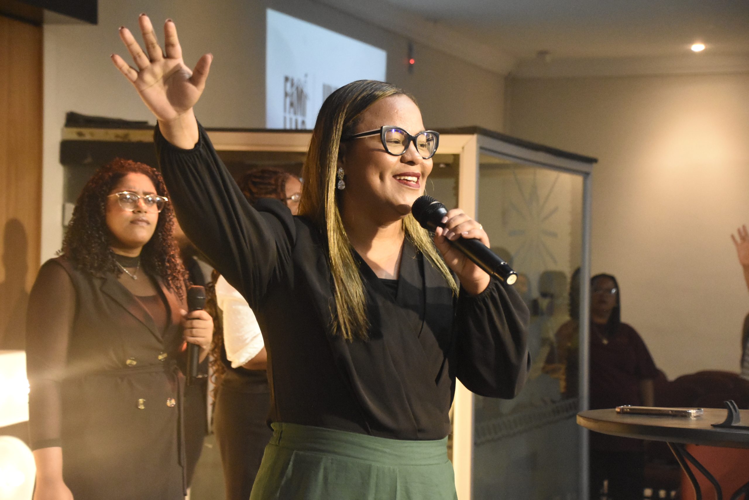 Verbo em Paulista (PE) comemorou 25 anos do Rhema - Verbo da Vida